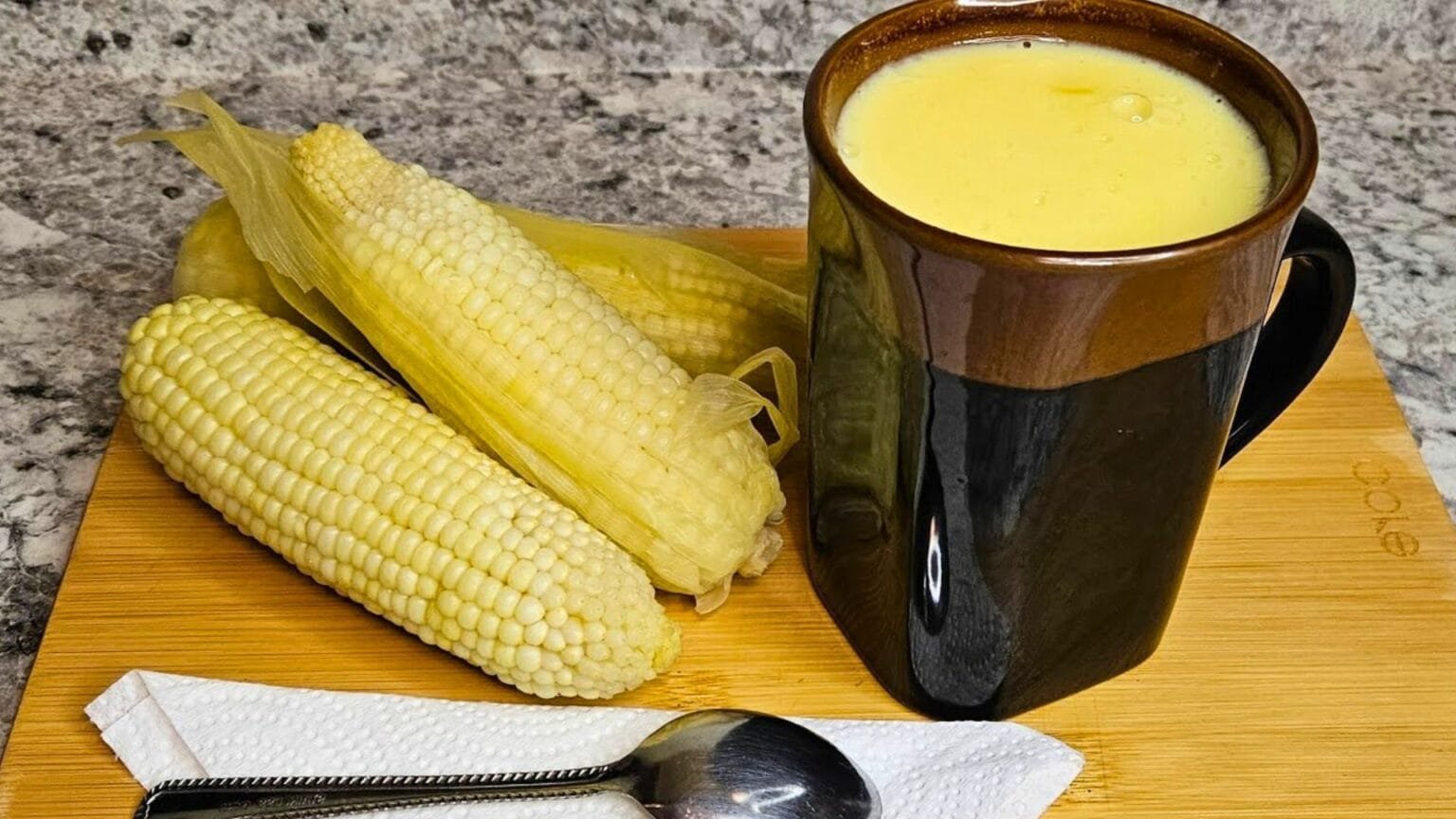 Atol de Elote Salvadoreño: Dulzura Tradicional
